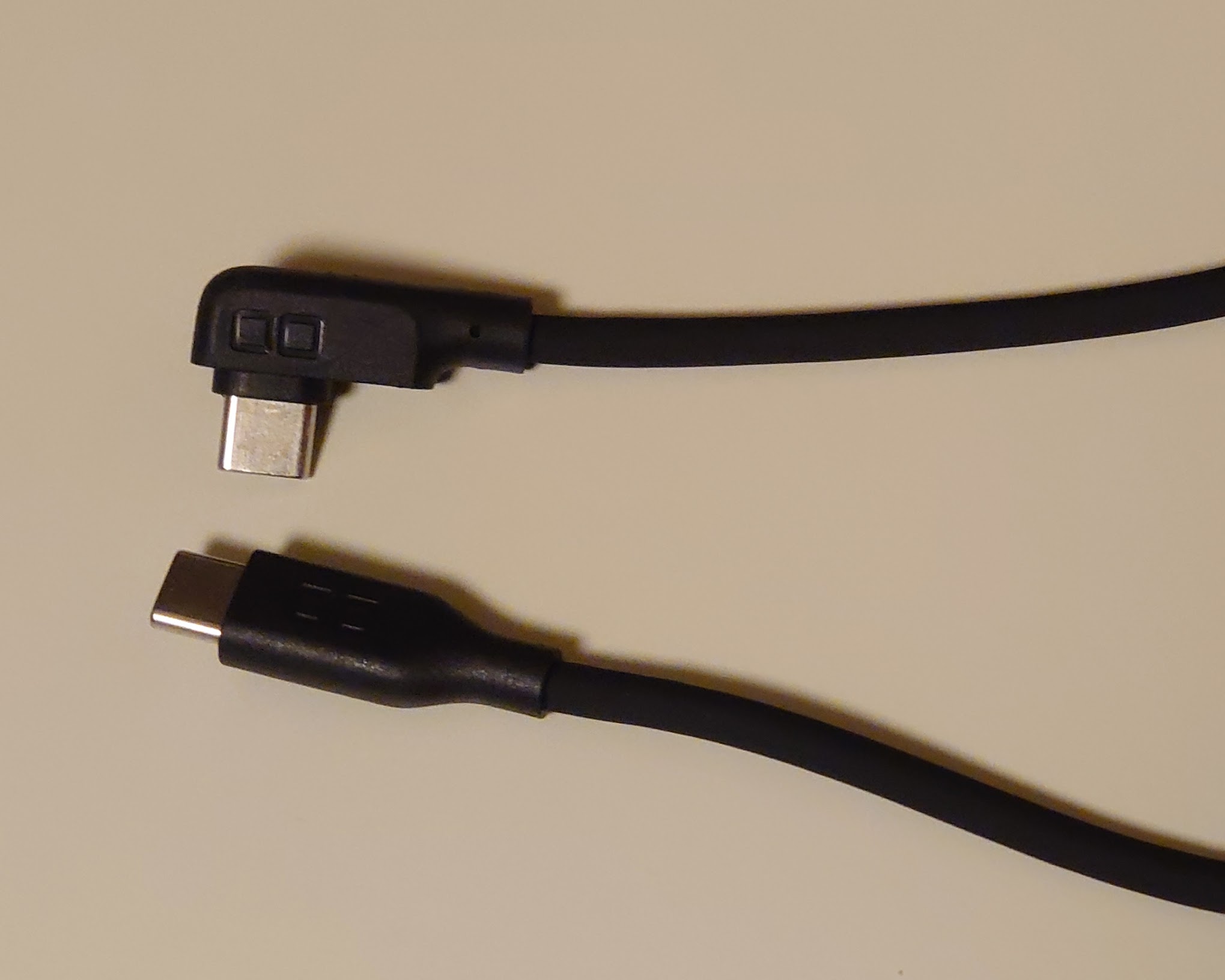 CIO L字型 柔らかいシリコンケーブルの魅力